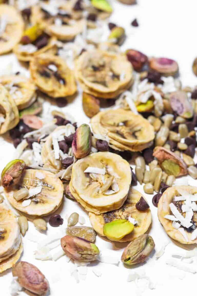 Pistachio-Chip Trail Mix | Healthy Family Project