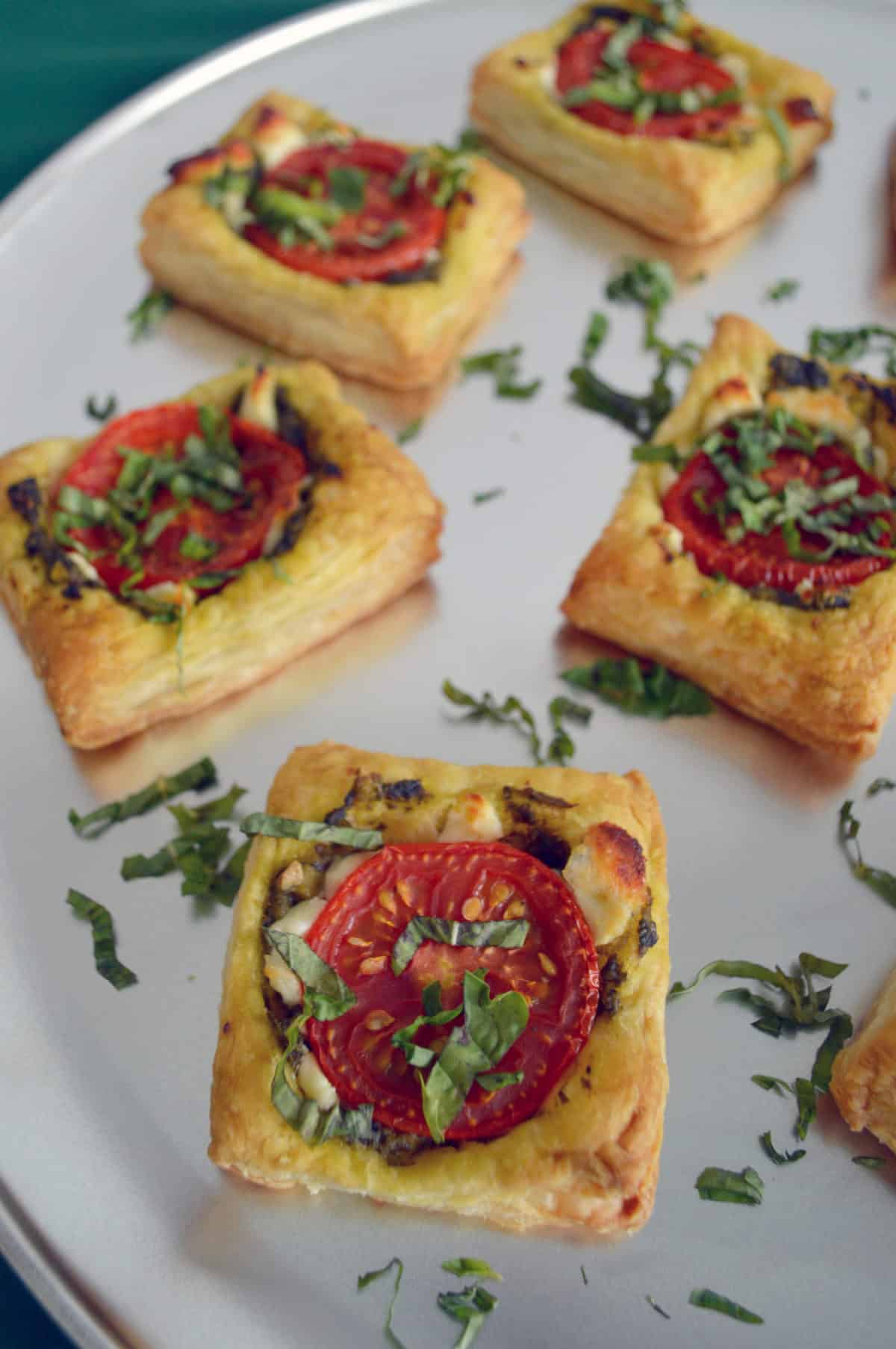 Tomato, Feta & Pesto Puff Pastry Bites | Healthy Family Project