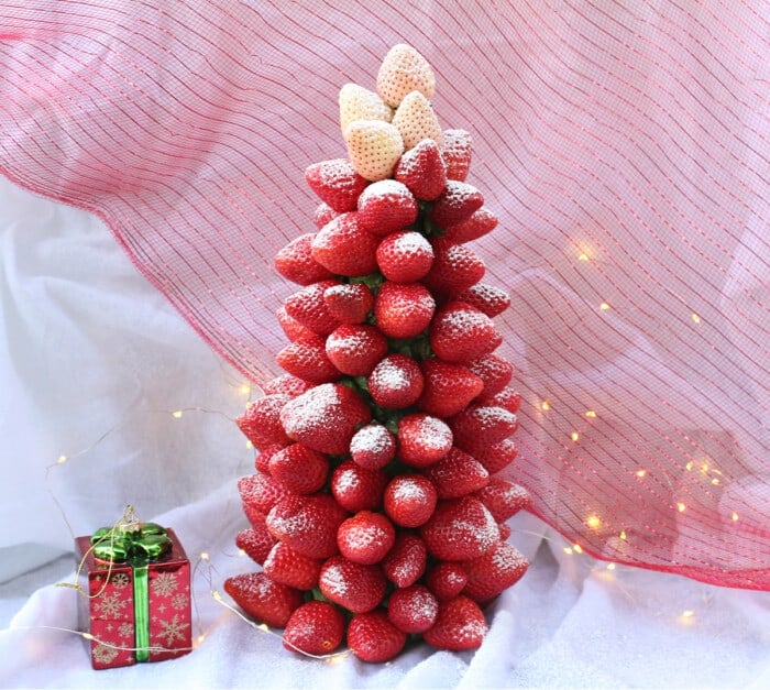 How To Make A Strawberry Christmas Tree - Healthy Family Project
