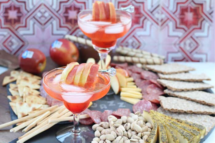 JAZZy Apple Mocktail - Healthy Family Project